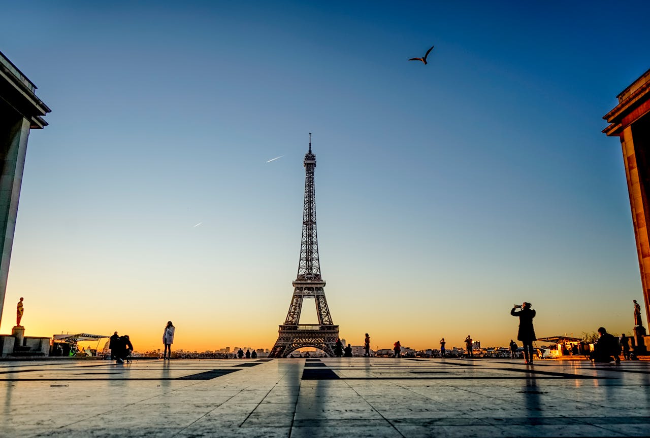 Le Trocadéro : Lieu Iconique pour Contempler la Tour Eiffel - L'oeil d ...